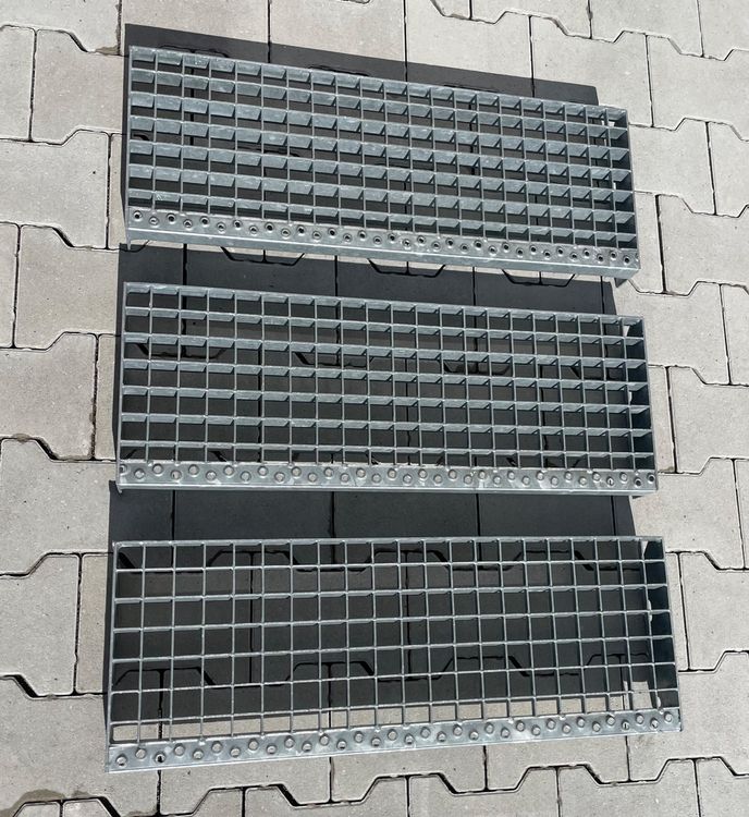 3 Pressrosttritte / Treppenstufe / Gitterroste 25 x 70 cm (Gebraucht) in Wichtrach für CHF 75 ...