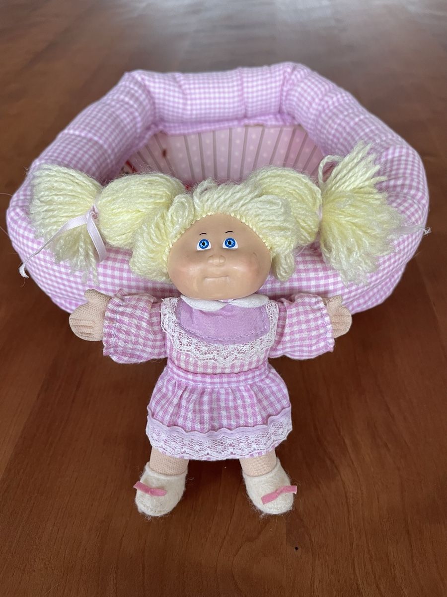 Vintage Cabbage Patch Kids Doll, 1984, With Cradle. Rare! (Gebraucht ...