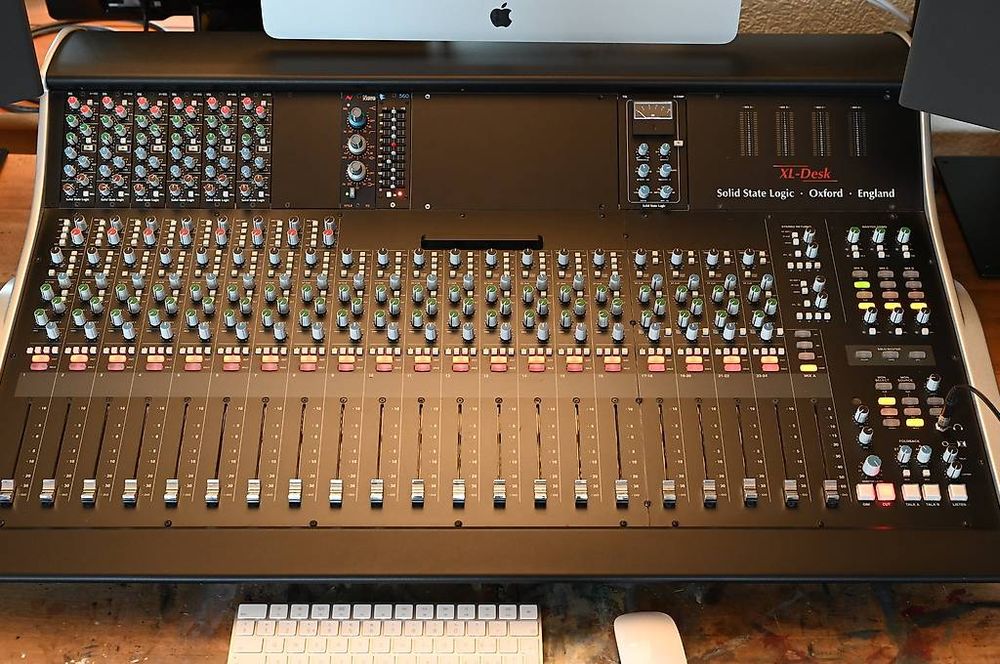 SSL XL-Desk, console de mixage analogique 24 pistes (Gebraucht) in ...