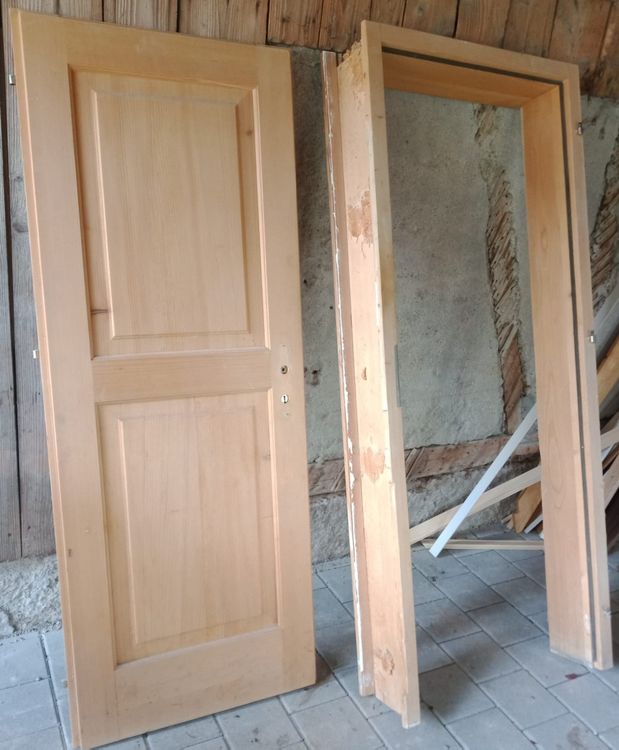 Tür mit Türrahmen, Holz, Innen (Gebraucht) in Grüningen für CHF 18 ...