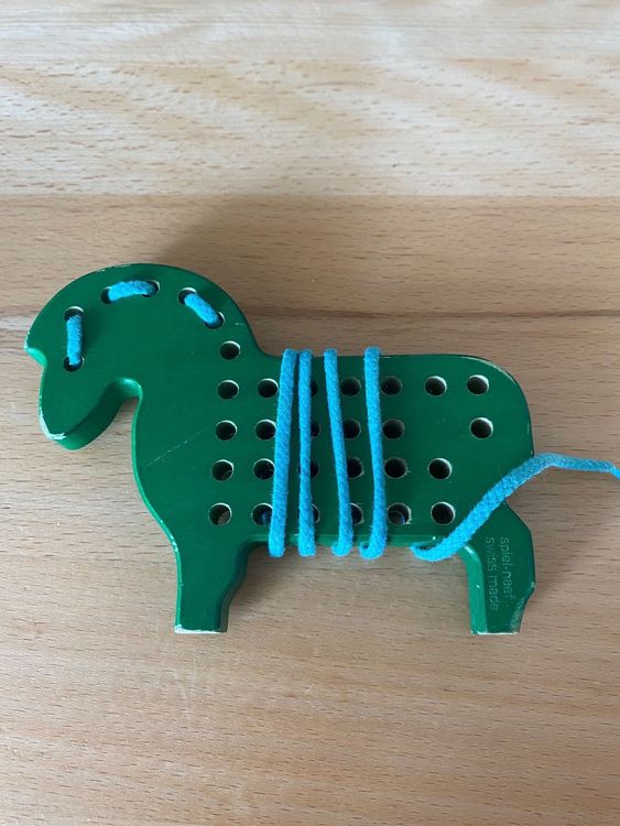 Naef Schnurpfel - Pony grün aus Holz (Gebraucht) in Schwarzenburg für ...