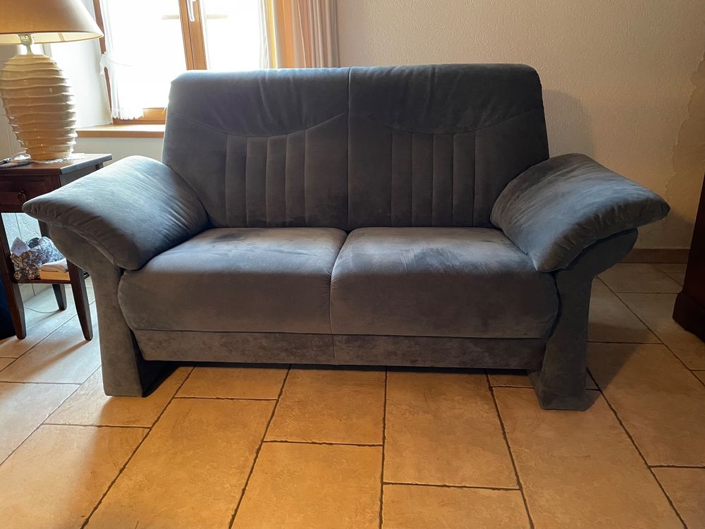 2er Sofa alcantara Bezug grau-blau inkl. Hocker | Kaufen auf Ricardo