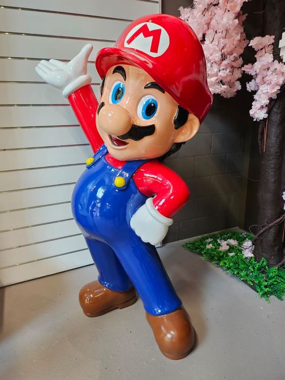 Super Mario Statue life size | Acheter sur Ricardo