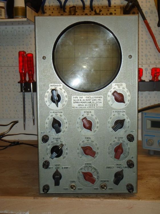Museumsstück: Allen B. DuMont Oszilloskop Type 168, 1945 (Gebraucht) in ...