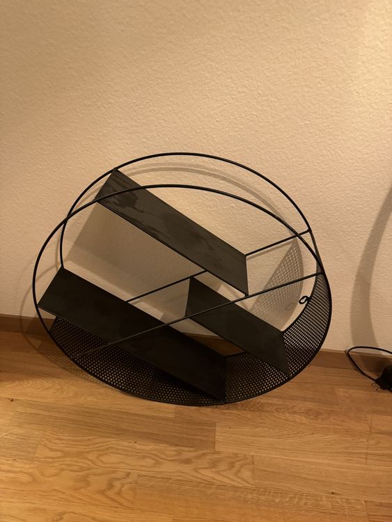 Wandregal rund (Gebraucht) in Zürich für CHF 0.1 – nur Abholung auf ...