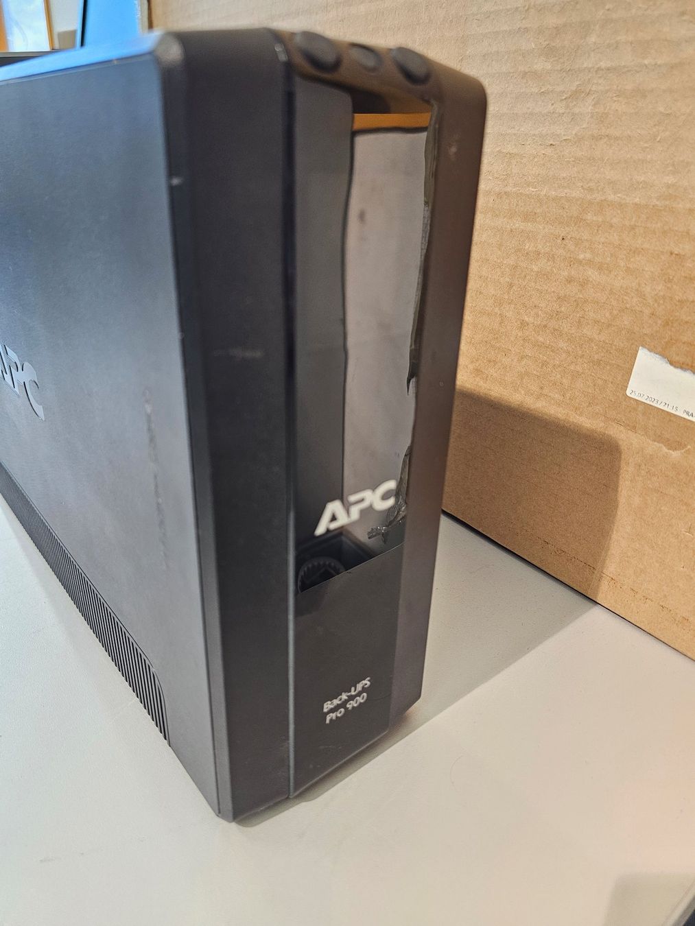 APC Back Ups Pro 900 ohne Batterie inkl. Netzkabel C13-C14 (Gebraucht ...
