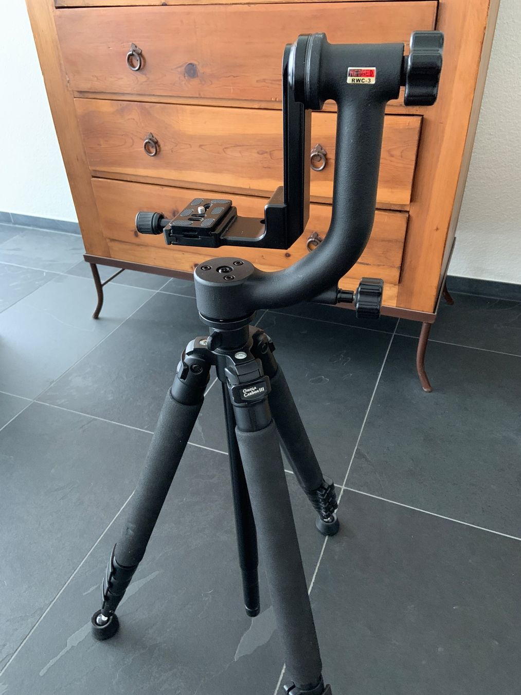 Stativ Omega Carbon III mit REDGED RWC-3 Swing Head (Gebraucht) in ...