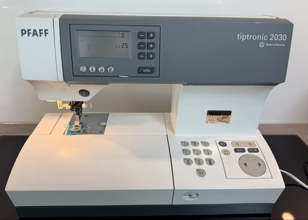 Pfaff tiptronic 2030 Nähmaschine, Top Zustand, mit Zubehör (Gebraucht) in Uster für CHF 600 ...