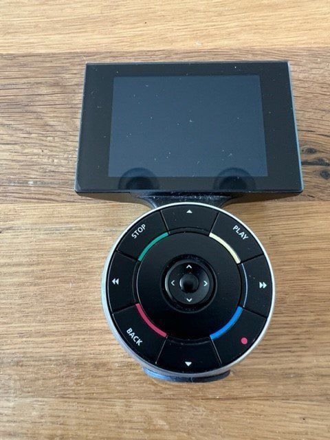 Bang & Olufsen Beo5 Fernbedienung inkl. Ladestation | Kaufen auf Ricardo