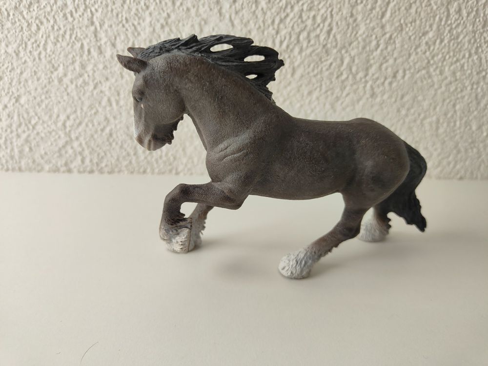Schleich Shire Hengst Horse Club Bauernhof Pferde (Gebraucht) in Thalwil für CHF 3 – mit ...