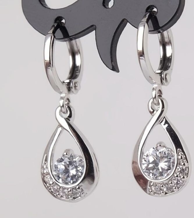 Elegante Ohrringe (Neu und originalverpackt) in Zürich für CHF 5.5 ...