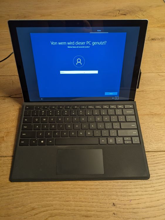 Microsoft Surface Pro 4, kleine Bildschirm defekt! | Kaufen auf Ricardo