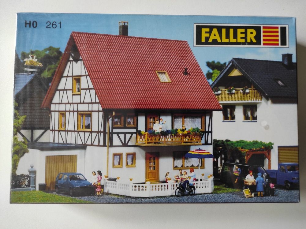 Zweifamilienhaus, Faller Bausatz mit 161 Teilen in 6 Farben (Neu und ...