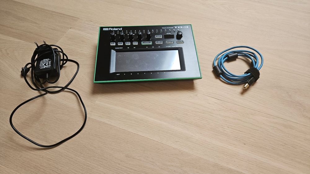 Roland TB-3 Synthesizer - Touch Bassline | Kaufen auf Ricardo