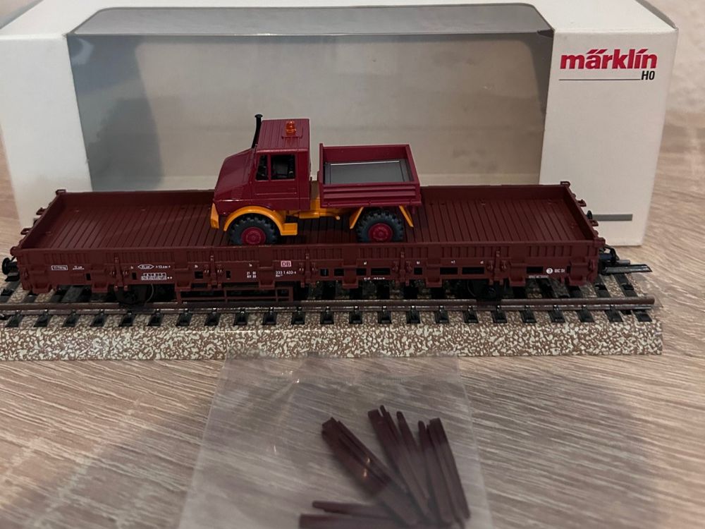 Märklin H0 Rungenwagen mit Beladung Unimog der DB (Gebraucht) in ...