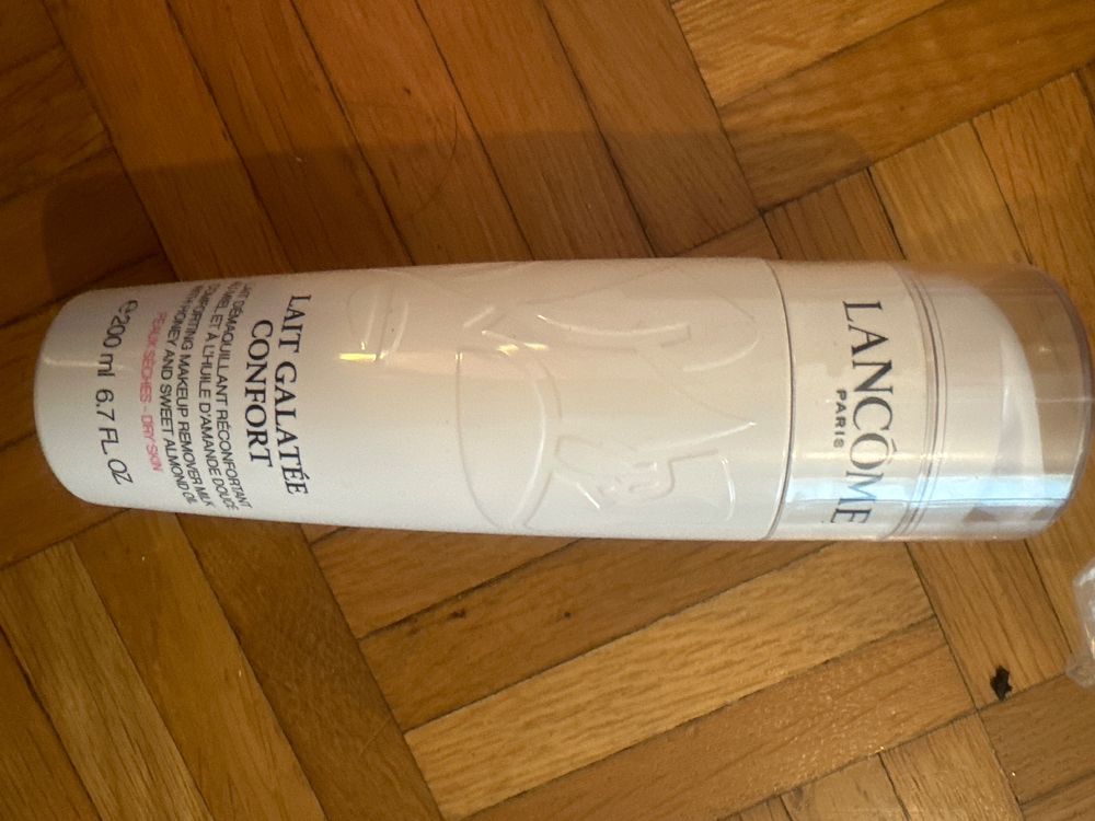 Neu: Lancôme lait Galatea confort 200ml (Neu und originalverpackt) in Zürich für CHF 13 – mit ...