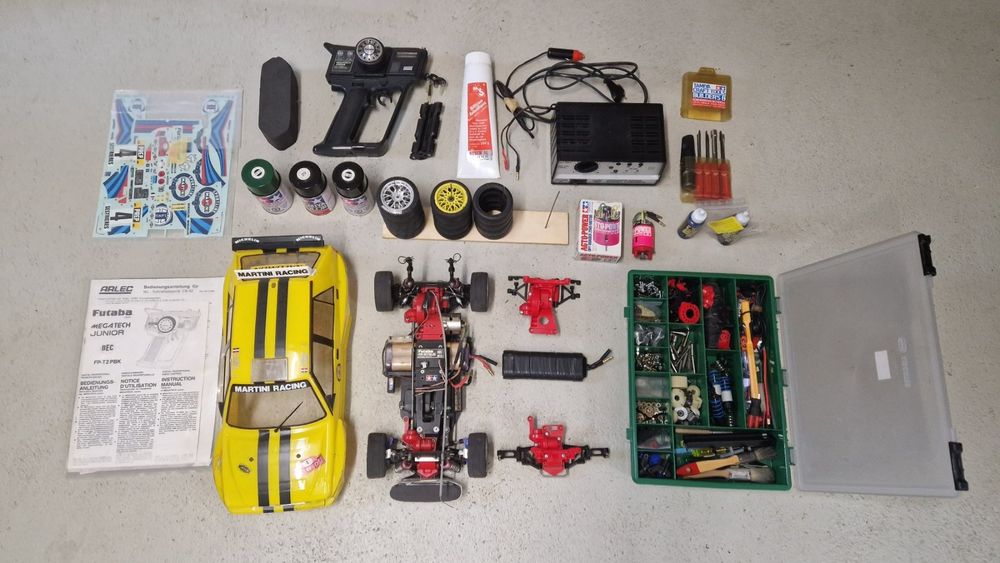 Tamiya Futaba RC Auto Lancia Delta mit viel Zubehör ab Platz (Defekt ...