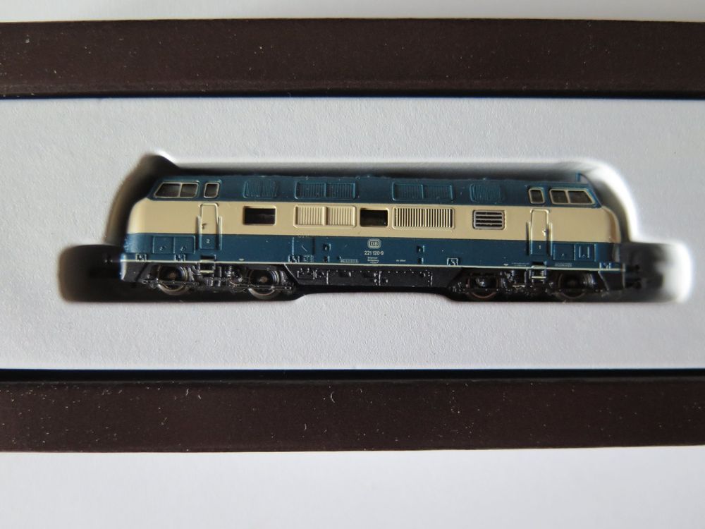 Märklin mini-club Diesellok BR 221 DB Spur Z 8821 | Kaufen auf Ricardo