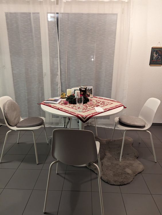 Runder Esstisch Ikea160cm + 4 Stühle | Kaufen auf Ricardo