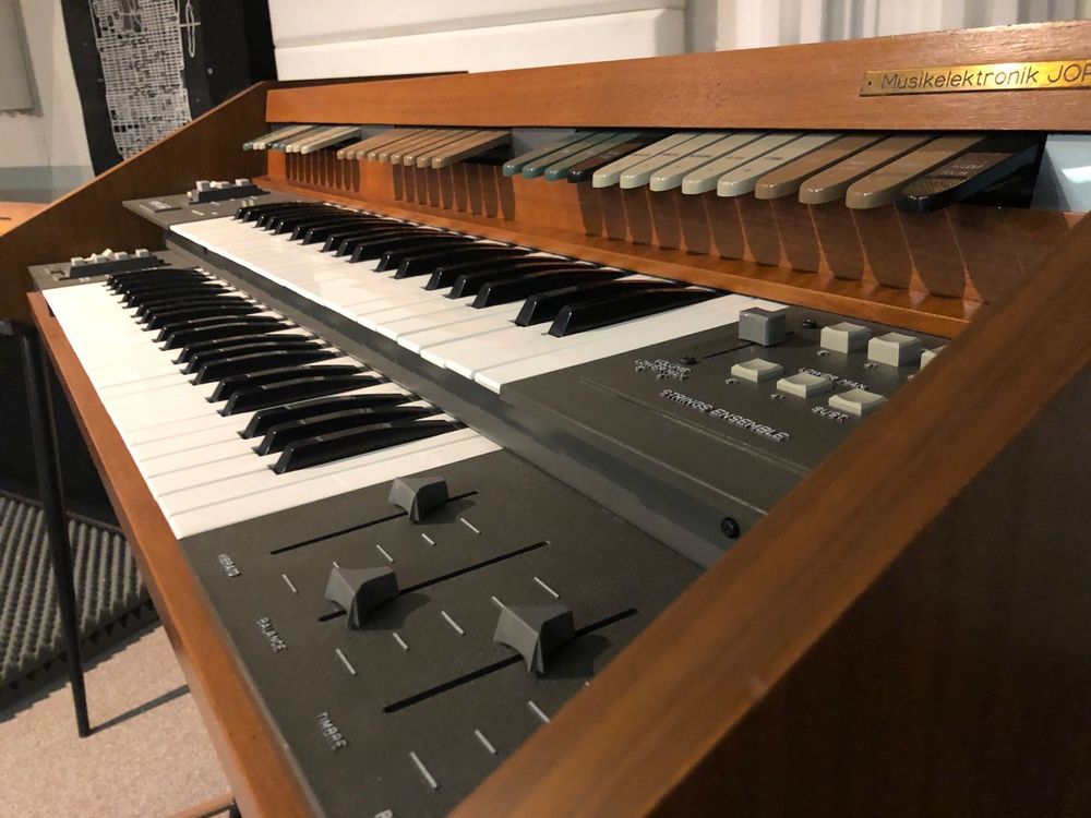 Eminent 310 Unique 310-U - String Synth / Orgel (Gebraucht) in für CHF ...