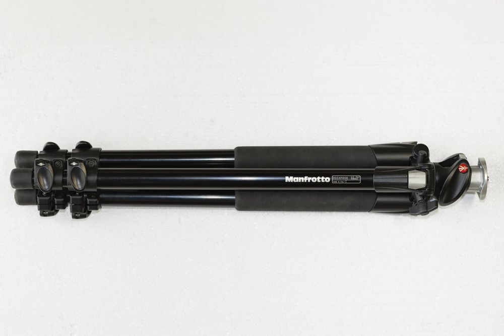 Manfrotto 055XPROB Dreibeinstativ / Tripod (Gebraucht) in Bennau für ...