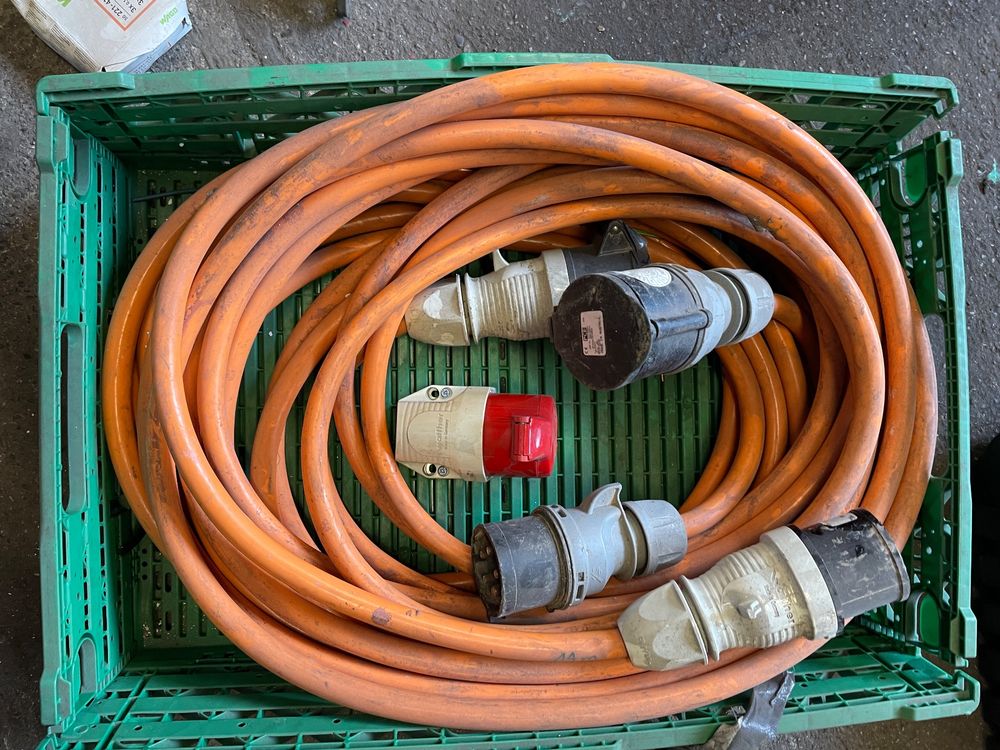 380 Volt Kabel 2x 14Meter (Gebraucht) in Rümlang für CHF 36 – nur ...