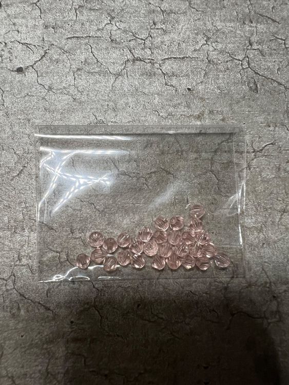 Glasperlen zum Basteln / 4 mm / Farbe Rosa (neu) | Kaufen auf Ricardo