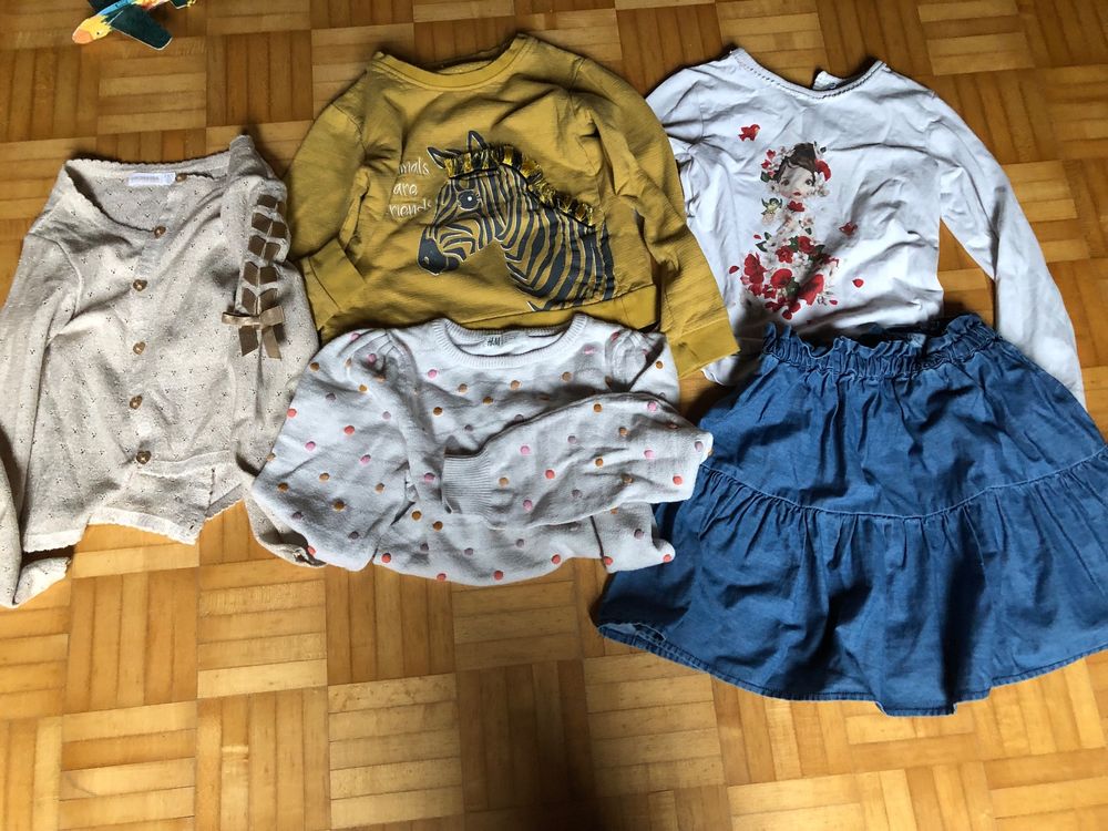 Lot de vêtements fille 8 ans, idéal pour l'automne! (D'occasion) à ...