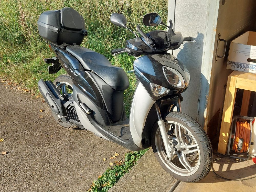 Yamaha HW 125 Xenter X enter Unfall Roller Scooter Topcase (Defekt) in ...