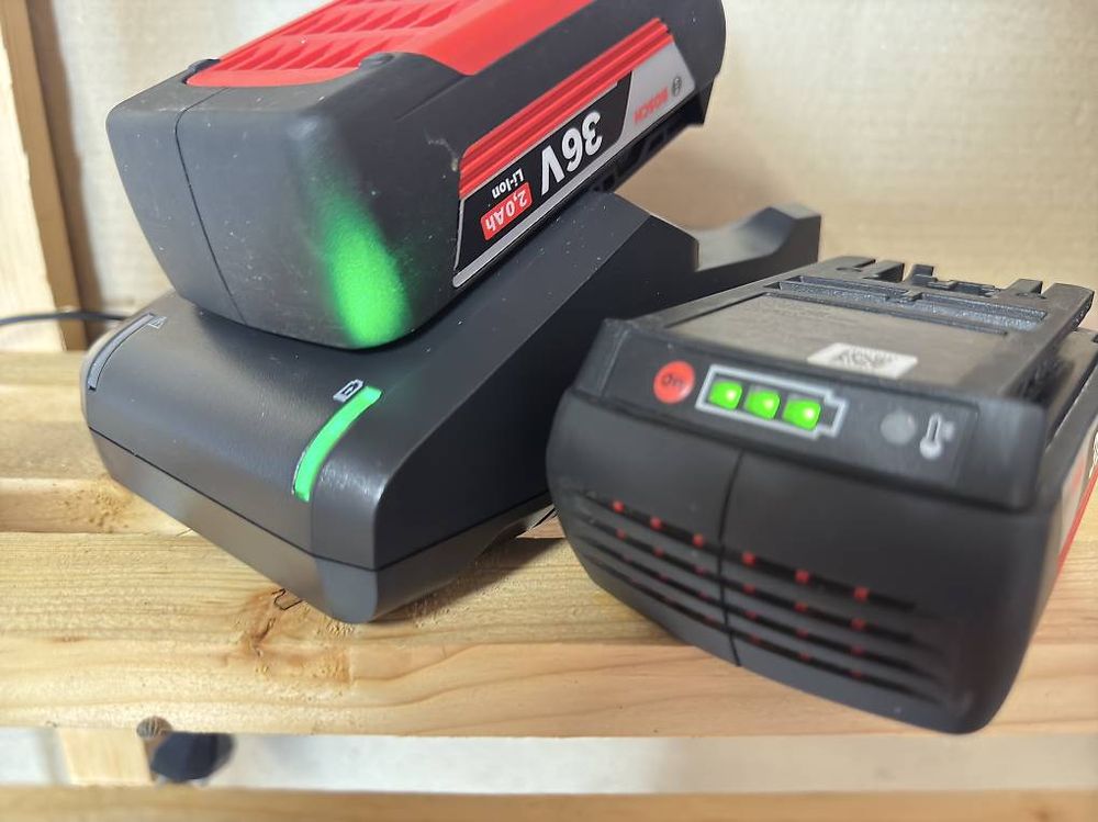 Bosch 36V 2.0 Ah Li-Ion Akkus + Ladegerät (Gebraucht) in Niederbipp für ...