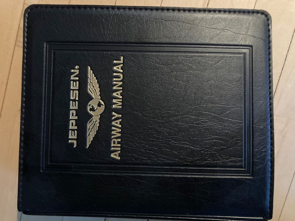 Jeppesen Airway Manual, Ordner, Vintage (Gebraucht) in Haemikon für CHF 2 – mit Lieferung auf ...