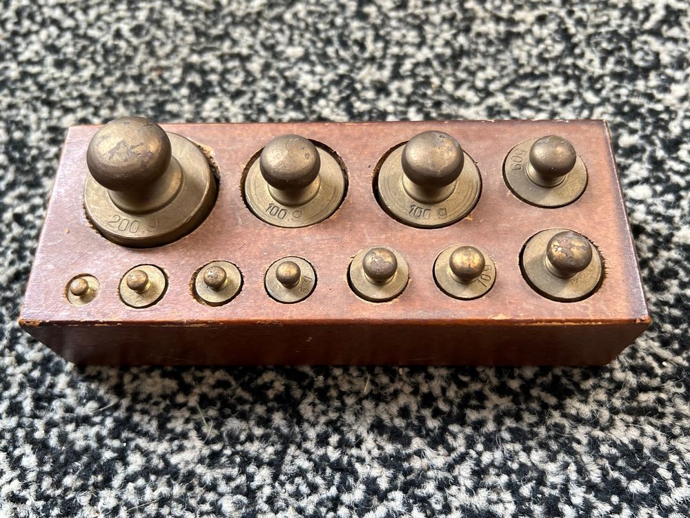Antike GEWICHTSSTEINE Gewichte Set (Gebraucht) in Konolfingen für CHF 18 – mit Lieferung auf ...