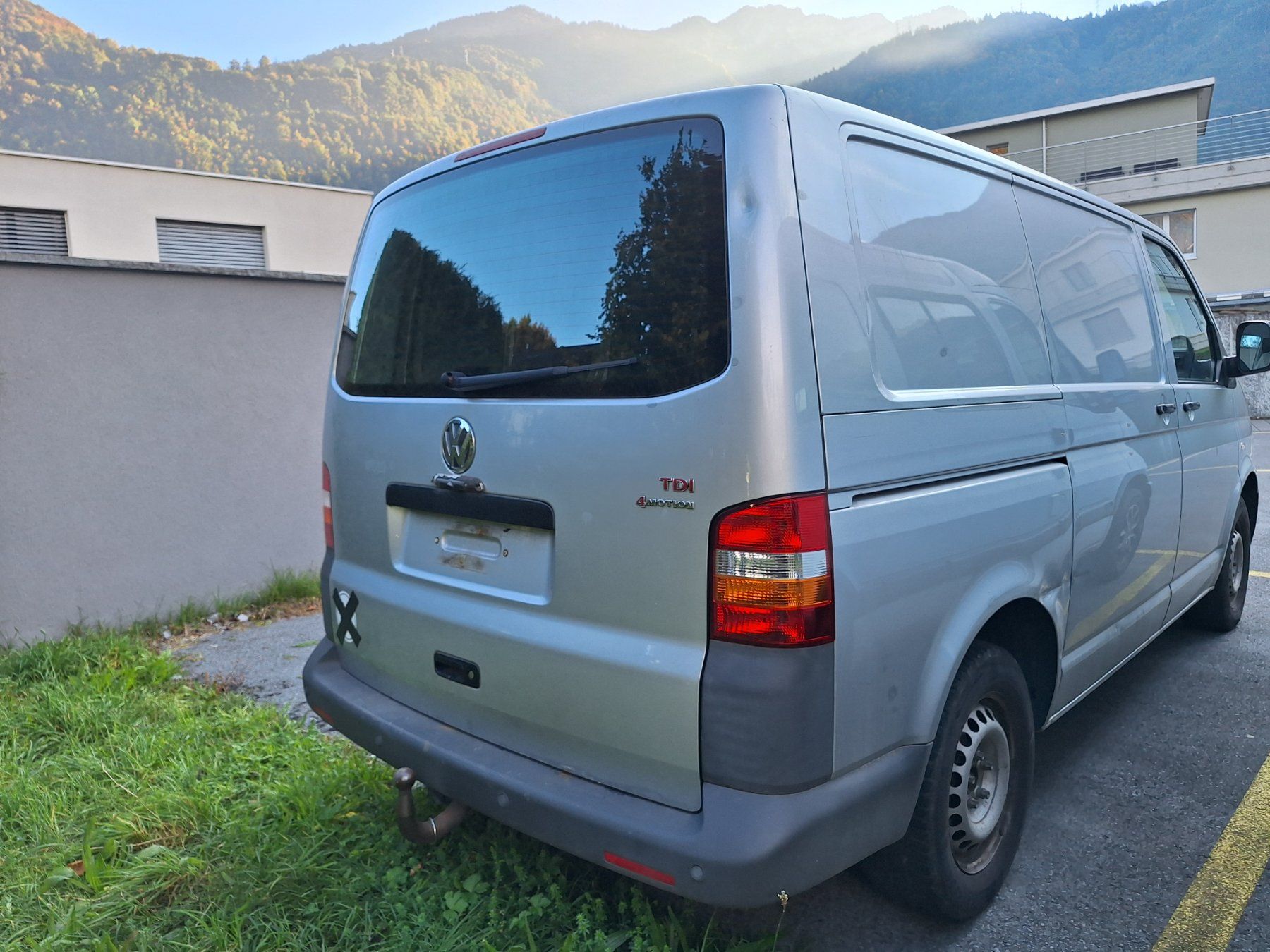 VW T5 4Motion (Defekt) in Mollis für CHF 2000 – nur Abholung auf Ricardo kaufen