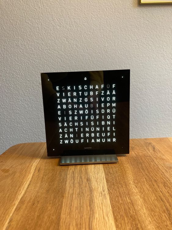 Qlocktwo Touch Schweizerdeutsch (Gebraucht) in Bern für CHF 115 – mit ...