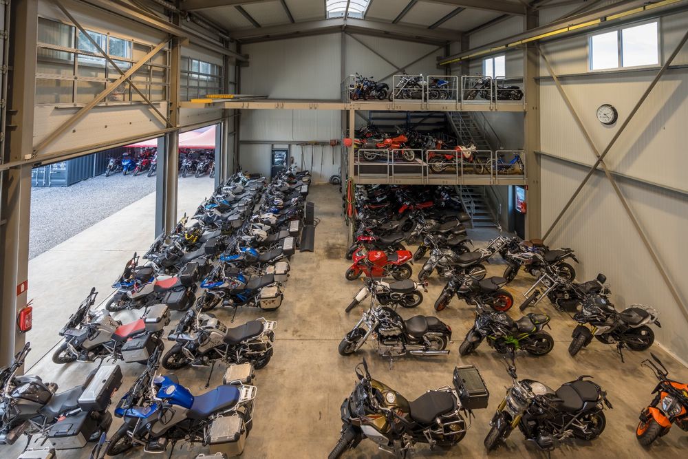 Yamaha YZF-R1 Akrapovic ab MFK ab 6999.00 (Gebraucht) in Liebistorf für ...