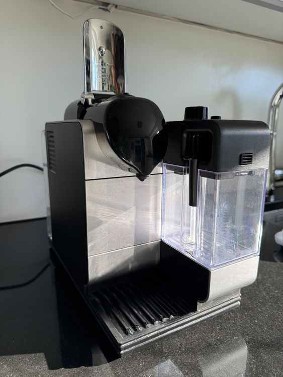 De Longhi Nespresso Lattisima EN520.S (Gebraucht) in Schüpbach für CHF ...
