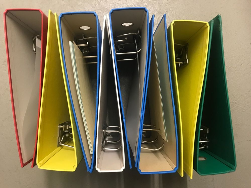 8 Ordner farbig A4 | Kaufen auf Ricardo