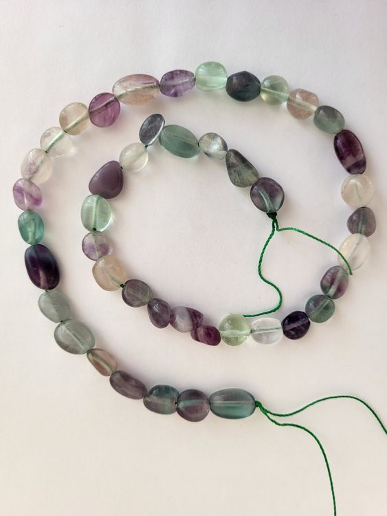 Ein Strang natürliche Fluorit Nuggets (Neu und originalverpackt) in ...