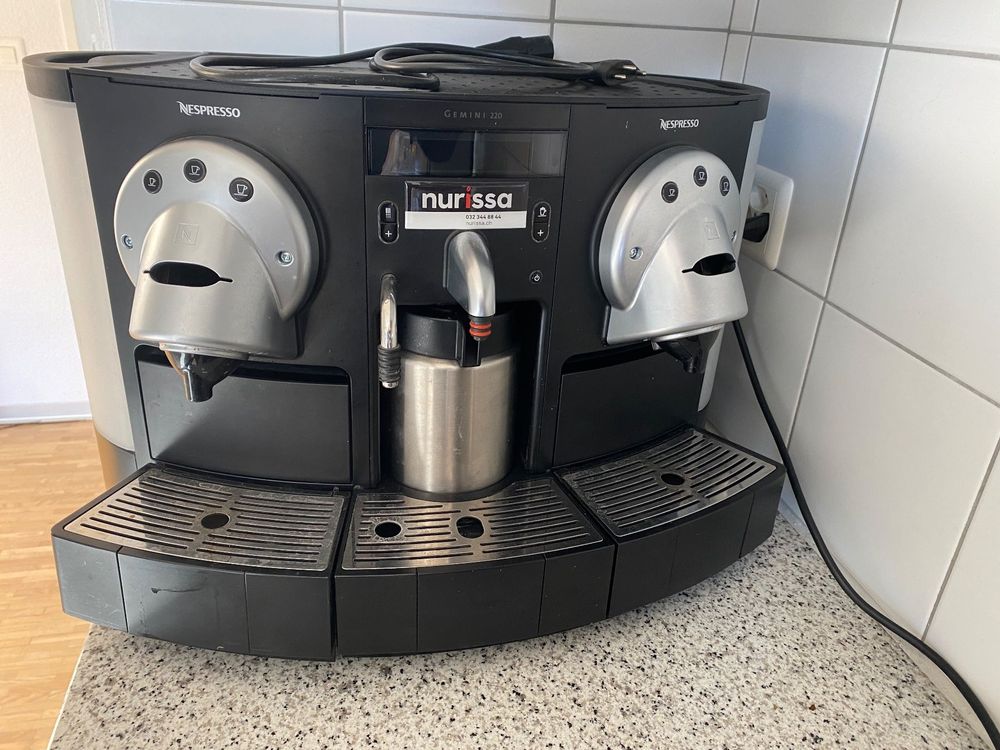 Diverse Nespresso Maschinen (Gebraucht) in für CHF 802 – nur Abholung ...
