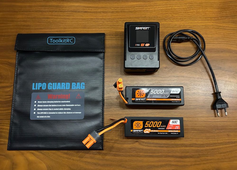 Spektrum Ladegerät inkl. Lipos (Neu (gemäss Beschreibung)) in ...