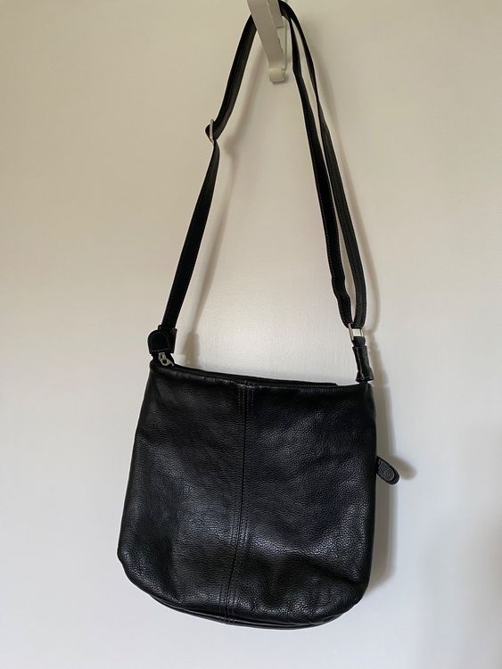 Schwarze Leder Umhangetasche