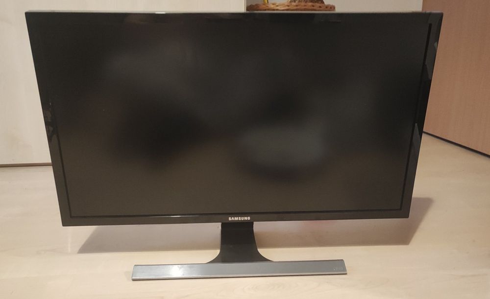 Samsung 4K Ultra HD Monitor 28'' | Kaufen auf Ricardo