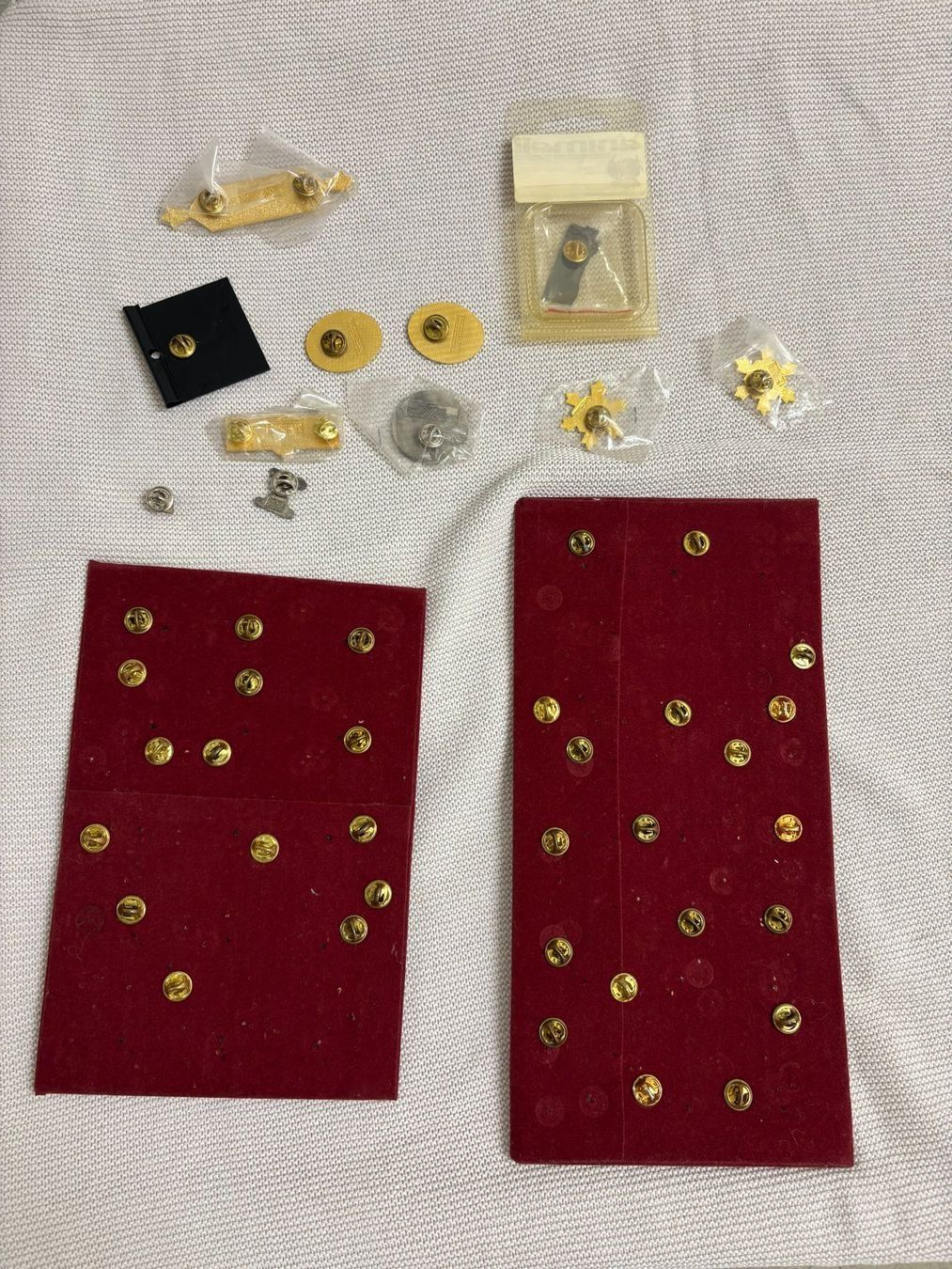 NEUE PINS/ BADGES STAR TREK, Vintage aus den 90-Jahren (Neu (gemäss ...