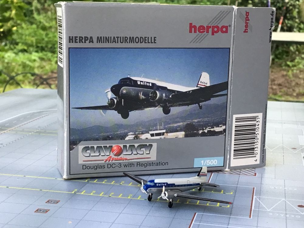 Herpa Clay Lacy Aviation Douglas DC-3, 1:500, United (Defekt) in ...