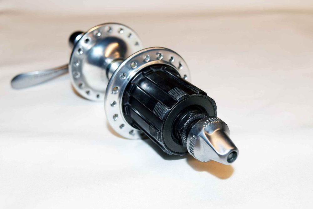 Shimano 600 Ultegra tricolor FH-6400 Nabe mit Schnellspanner | Kaufen auf Ricardo