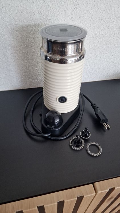 Nespresso Aeroccino Milchschäumer beige (Gebraucht) in Alpnachstad für ...