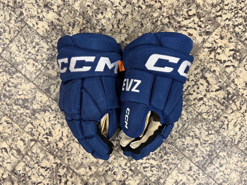 CCM Handschuhe - EVZ 25/26 (Neu (gemäss Beschreibung)) in Schwyz für CHF 165 – mit Lieferung auf ...