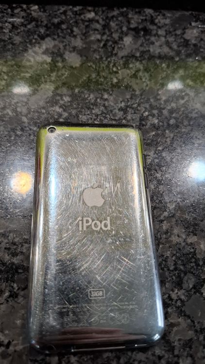 Apple iPod Touch, 32 GB 4. Gen. mit Philips Dockingstation (Gebraucht ...