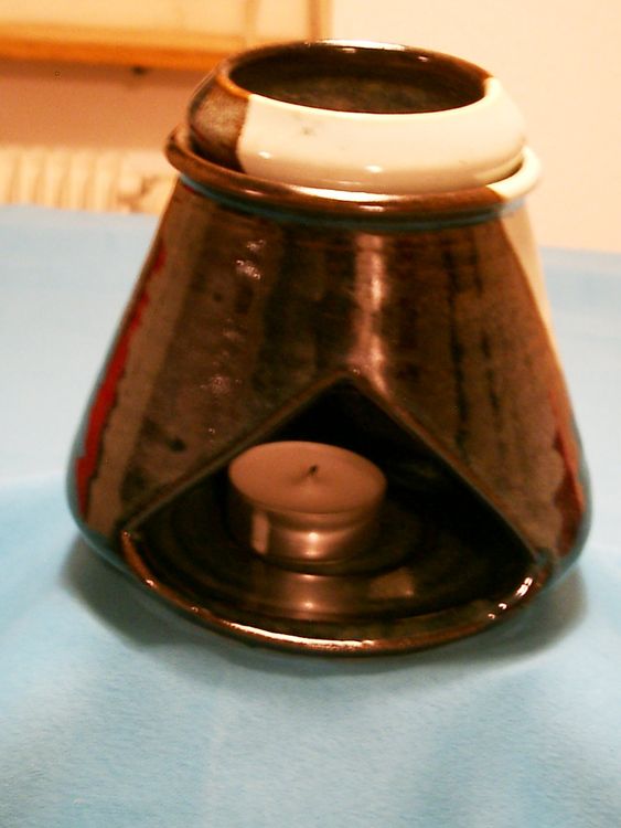 Duftlampe 2-Teilig aus Keramik glasiert (Gebraucht) in Laupen ZH für CHF 3.5 – mit Lieferung auf ...