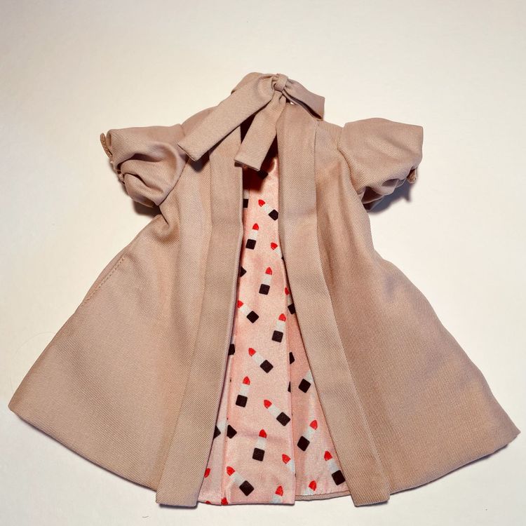 Fashion Royalty Elyse Jolie "Glamour Coated" Mantel NEU (Neu (gemäss ...